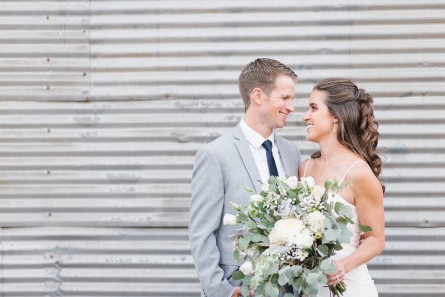 Smoky Hollow Studios Wedding: Jessica & Devin - Rachel Stelter Photography